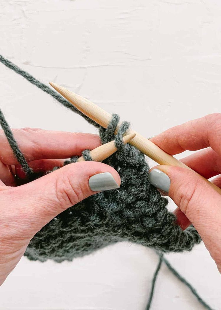 How to Bind Off (Cast Off) In Knitting Beginner Tutorial